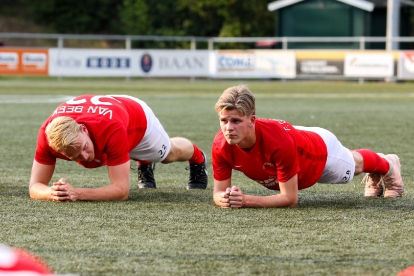 Weekjournaal met Frank Gerritsen Mulkes en Dérian Reinders | Excelsior ...